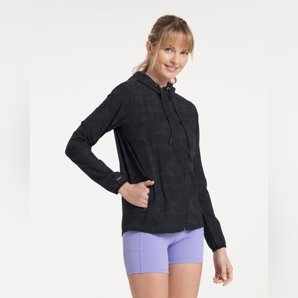 Vuori | Jackets & Coats | Vuorijacket W Hood Outdoor Shell Trainer ...